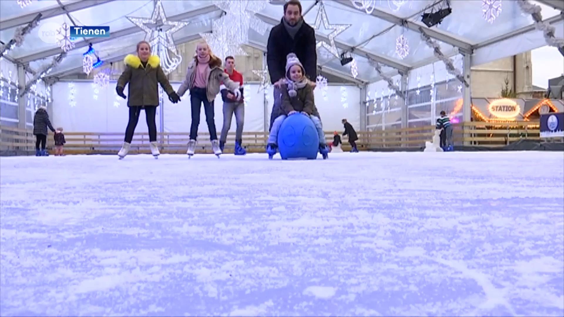 Deze winter kan je opnieuw schaatsen op Grote Markt in Tienen | ROBtv Deze winter kan je opnieuw schaatsen op Grote Markt in Tienen | ROBtv