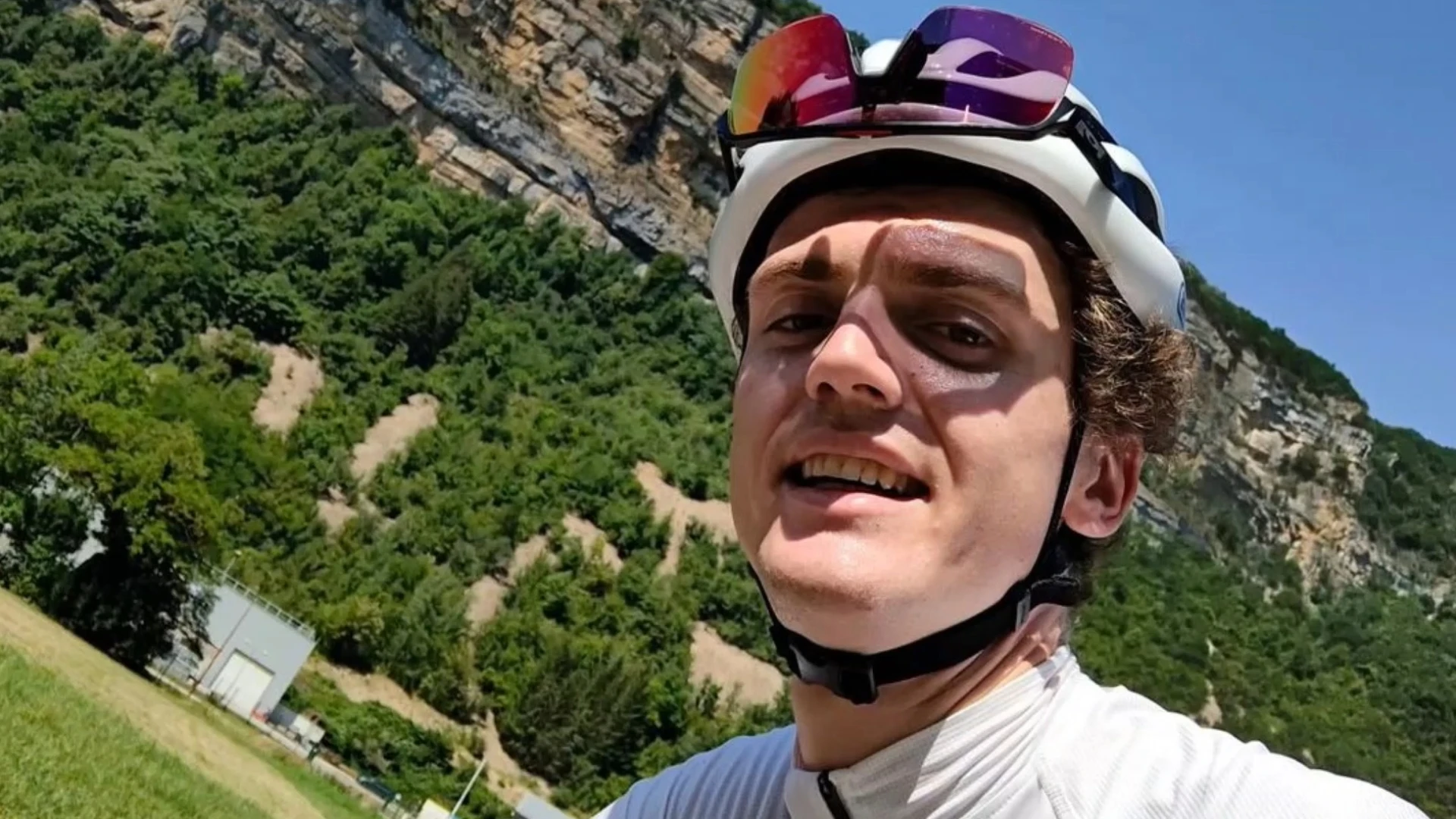 Straffe prestatie: Leuvenaar Thibault Francken fietst alleen Tour de ... Straffe prestatie: Leuvenaar Thibault Francken fietst alleen Tour de ...